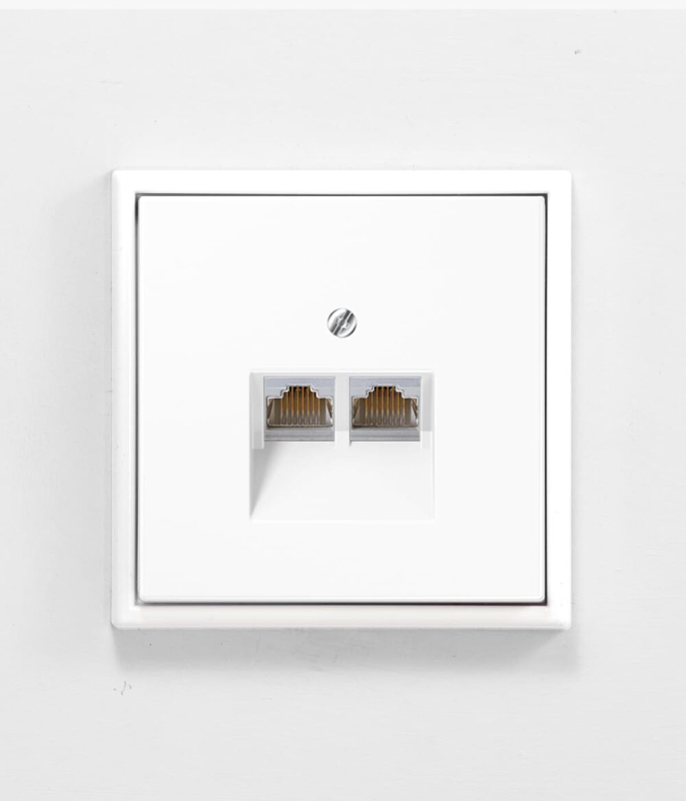 LS 990 White Network Outlet – Swtch