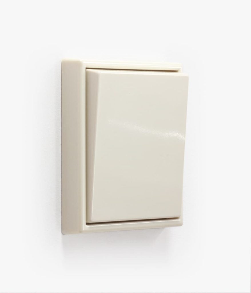 LS 990 Cream Sockets - Buy the complete set online from Swtch!