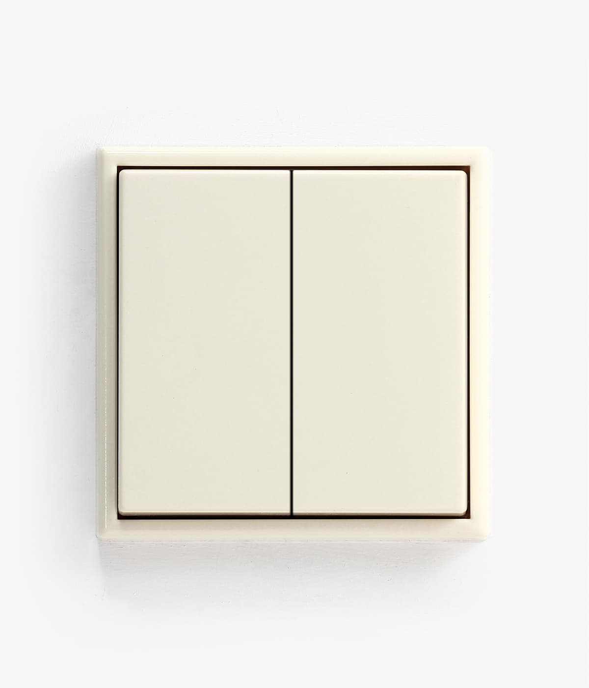 LS 990 Cream Sockets - Buy the complete set online from Swtch!