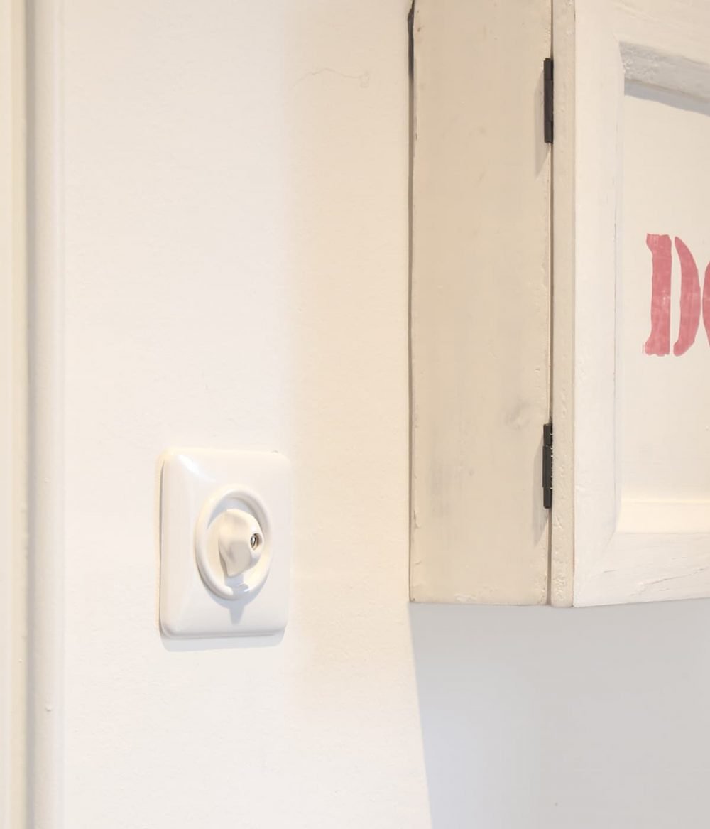 Colona Alba Surface Mounted socket - Swtch